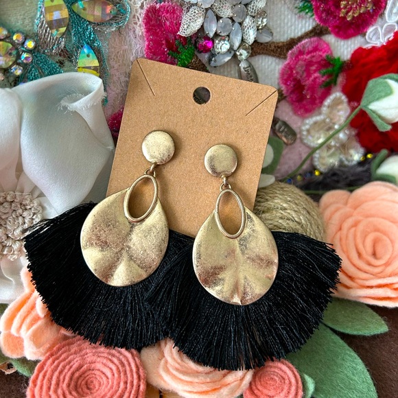 Jewelry | 525 Gorgeous Gold Black Fan Fringe Dangle Earrings | Poshmark